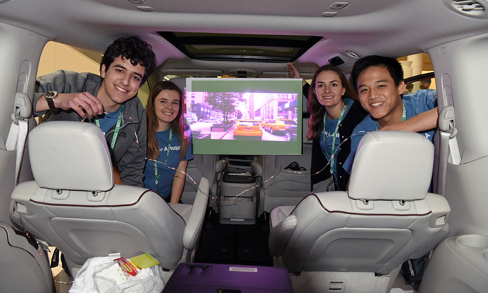 College students, FCA consider ways to ease shift to automated driving ...