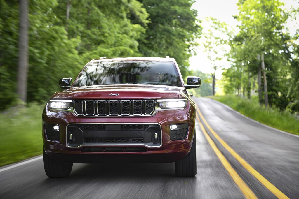 Modernizing the aesthetic of a legend in the all-new 2021 Jeep® Grand ...