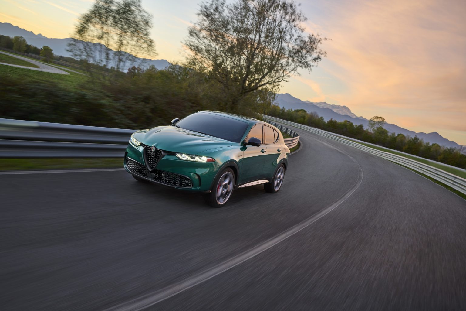 Alfa Romeo Announces Pricing and Pre-ordering for All-new 2024 Tonale ...