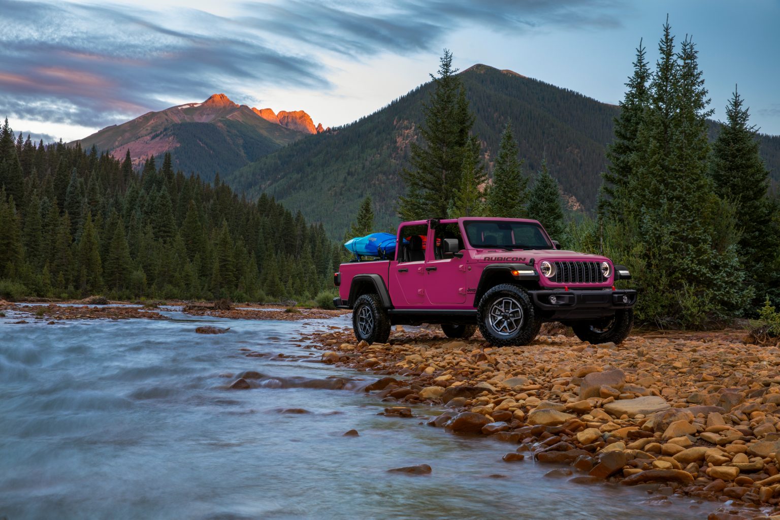 Total Eclipse: 2024 Jeep® Gladiator adds new, black NightHawk package ...